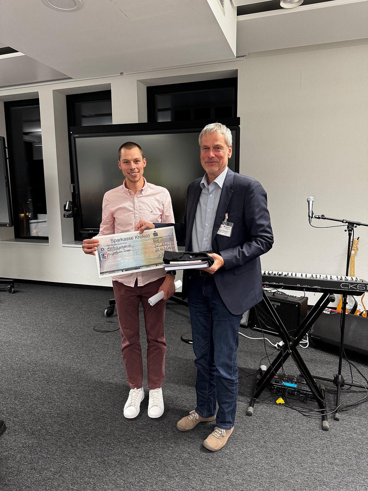 Julius Drees erhält Auszeichnung für seine Masterthesis